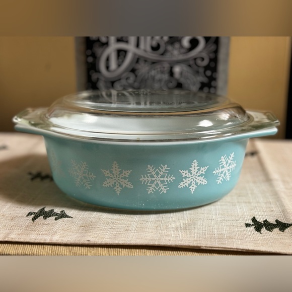 Pyrex | Kitchen | Vintage Pyrex Turquoise Snowflake 12 Q Dish | Poshmark
